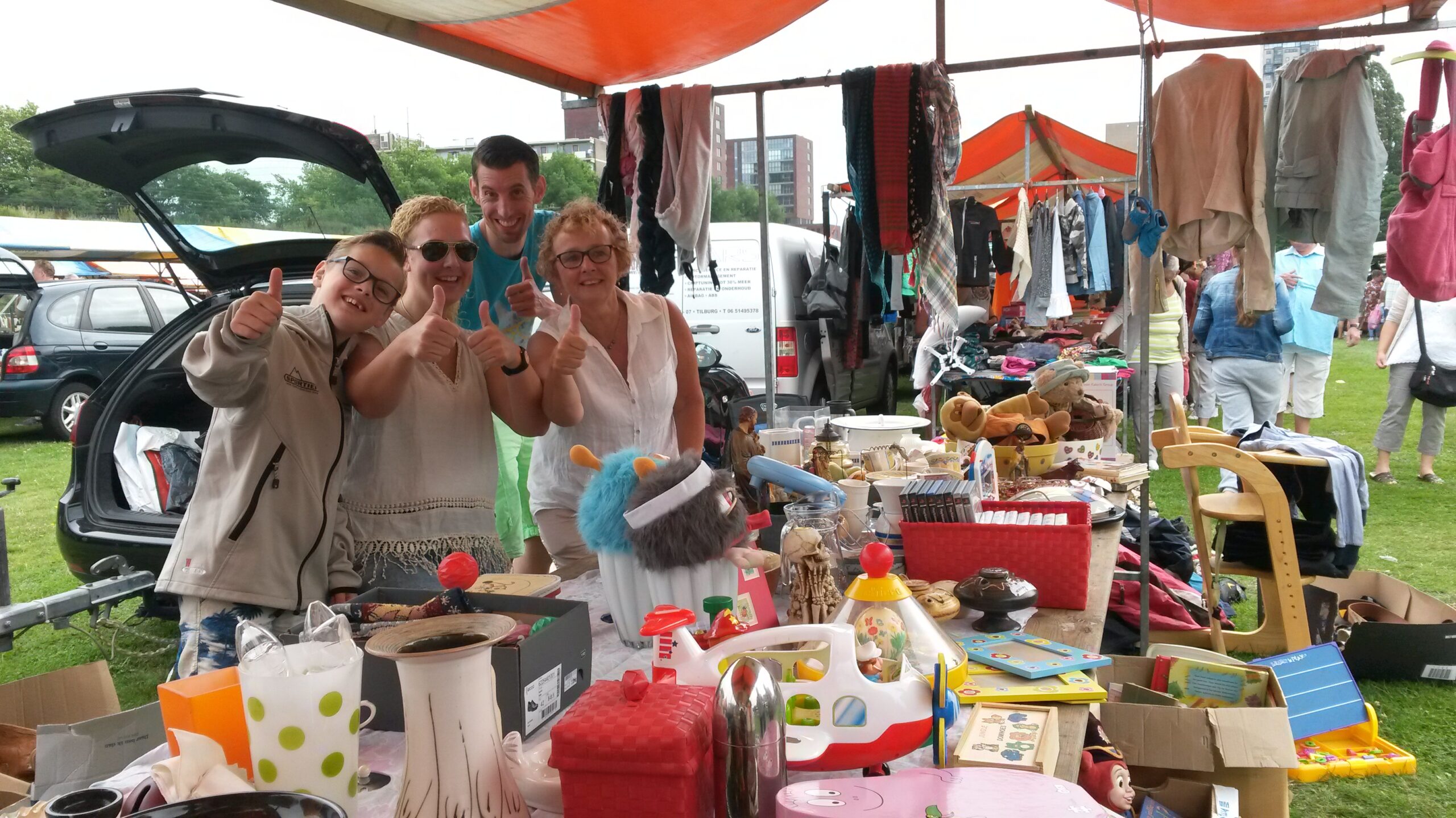 XXL Vlooienmarkt bij het Willem II Stadion in Tilburg - Grensland De ...